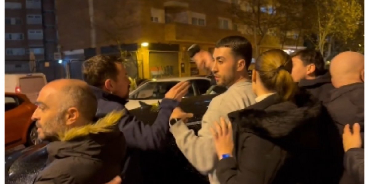 Iglesias practica su 'jarabe democrático' contra Vito Qui...