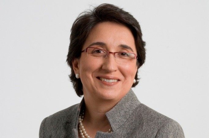 Emma Fernández (INDRA). La economía conectada… que nos conecta queramos ...