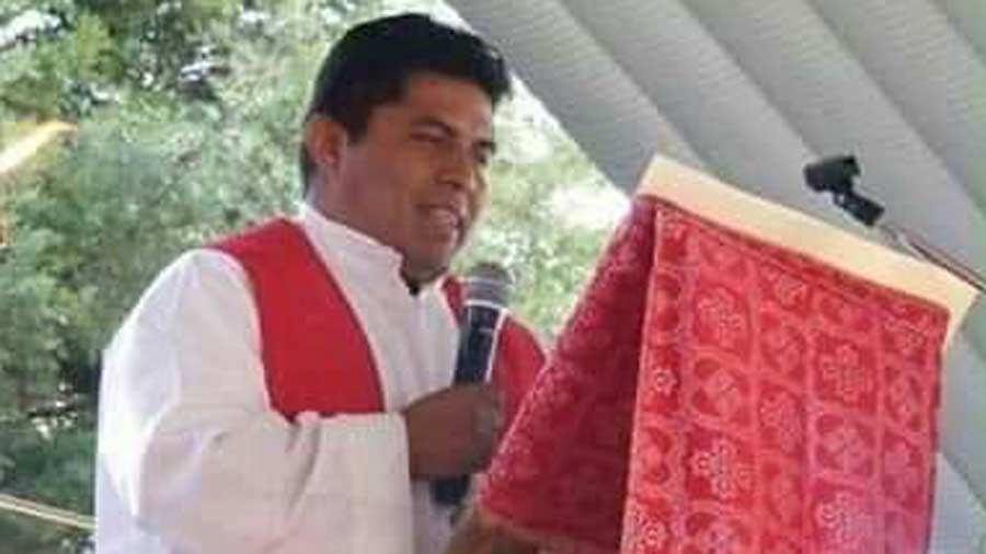 El Salvador: asesinado un sacerdote por no ceder a la ext...