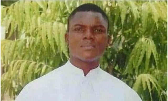 Nigeria. Un sacerdote es asesinado y su cadáver quemado:...