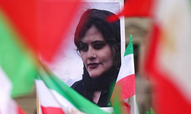 Irán, un infierno para las mujeres: el régimen chiíta ins...