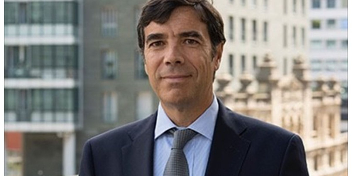 Mujra sexy video around five foot two, lacking tattoos,